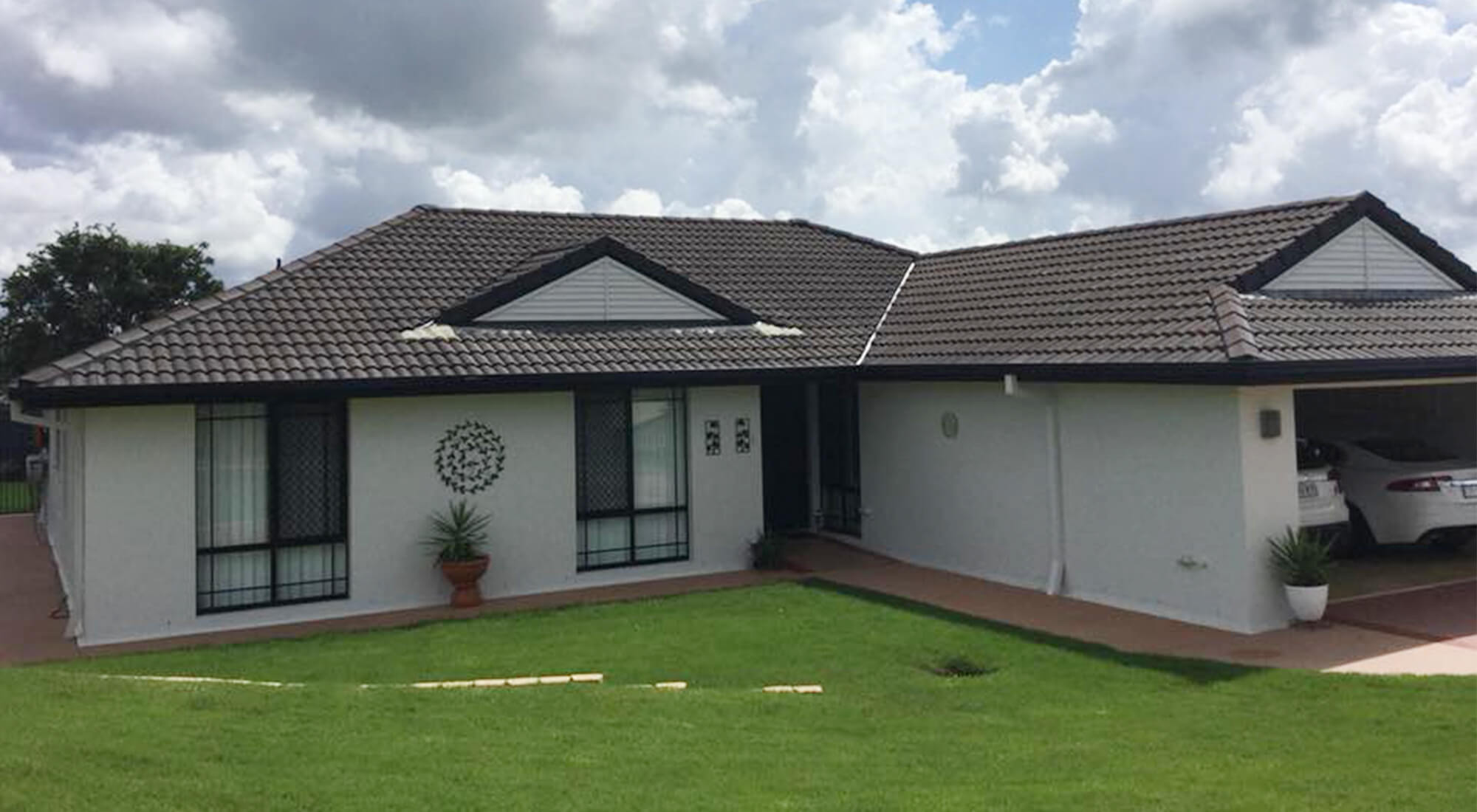 Reroofing decramastic roofing tiles, is it time?